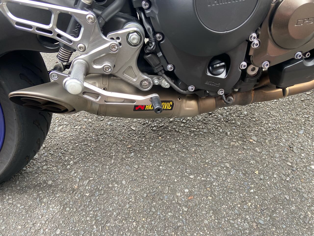 新相棒（MT-10SP 2022） ローダウン サイドプロテクター | 永遠を探して